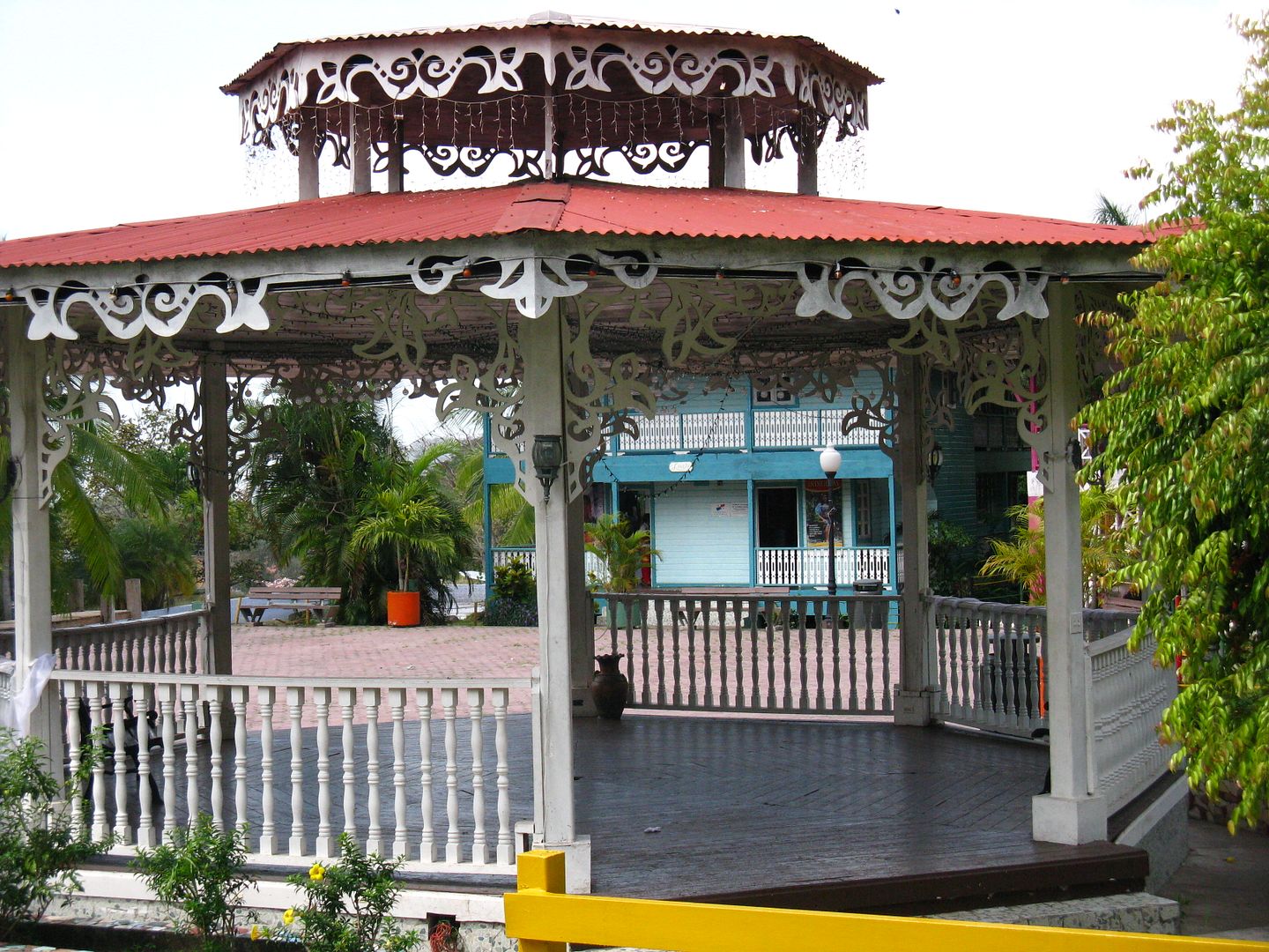 An African-Caribbean Gazebo – Lingua Franca